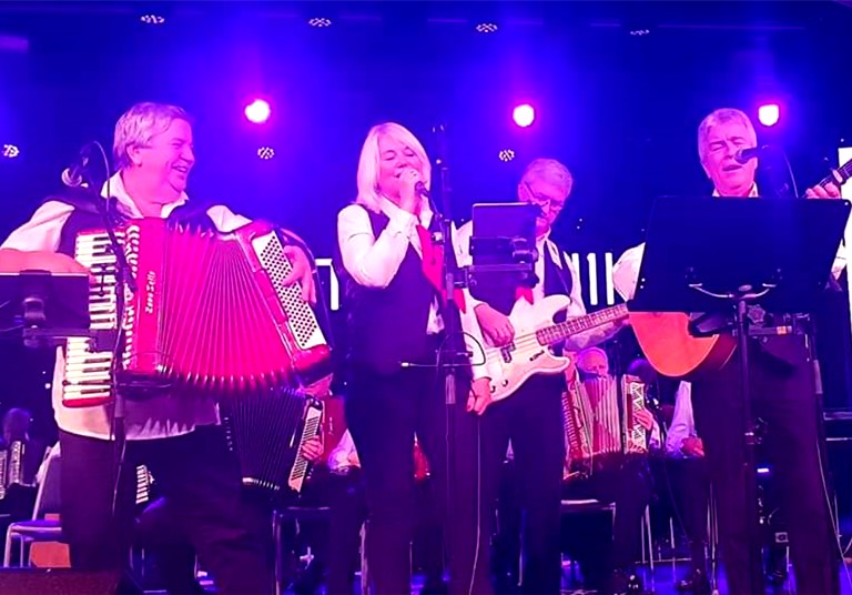 Fra Bergen | Lindesnes Trekkspillklubb | Oslo -Kiel | Risdal Touring - Risdal Touring